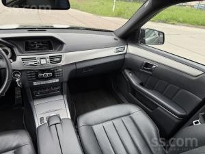 Black Mercedes-Benz E 220 2014 in Riga, with an engine capacity of 2.20 L and mileage of 168 thousand km for 8000 €, photo 12 on AUTOMOTO.COM.LV