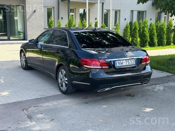 Black Mercedes-Benz E 220 2014 in Riga, with an engine capacity of 2.20 L and mileage of 167 thousand km for 9000 €, photo 3 on AUTOMOTO.COM.LV