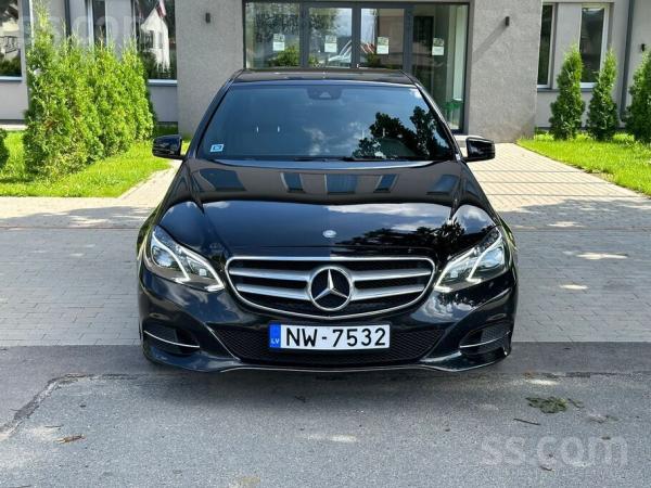 Black Mercedes-Benz E 220 2014 in Riga, with an engine capacity of 2.20 L and mileage of 167 thousand km for 9000 €, photo 8 on AUTOMOTO.COM.LV