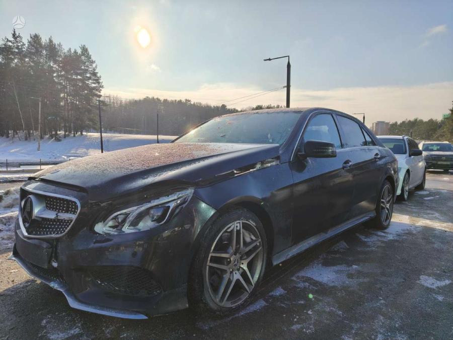 Black Mercedes-Benz E 220 2014 in Vilnius, with an engine capacity of 2.14 L and mileage of 307 thousand km for 7250 €, photo 1 on AUTOMOTO.COM.LV