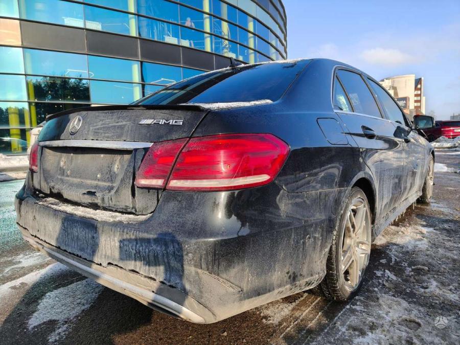Black Mercedes-Benz E 220 2014 in Vilnius, with an engine capacity of 2.14 L and mileage of 307 thousand km for 7250 €, photo 15 on AUTOMOTO.COM.LV
