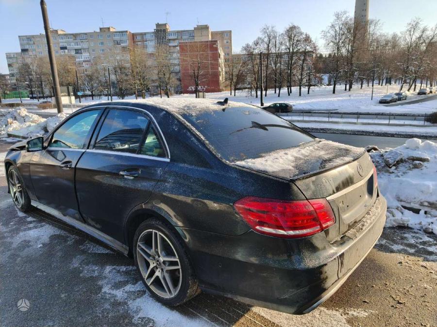 Black Mercedes-Benz E 220 2014 in Vilnius, with an engine capacity of 2.14 L and mileage of 307 thousand km for 7250 €, photo 17 on AUTOMOTO.COM.LV