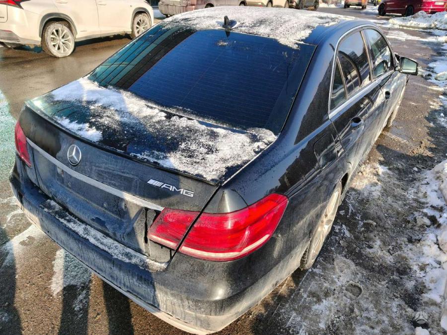 Black Mercedes-Benz E 220 2014 in Vilnius, with an engine capacity of 2.14 L and mileage of 307 thousand km for 7250 €, photo 19 on AUTOMOTO.COM.LV