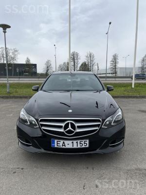 Black Mercedes-Benz E 220 2014 in Riga, with an engine capacity of 2.20 L and mileage of 223 thousand km for 18300 €, photo 3 on AUTOMOTO.COM.LV