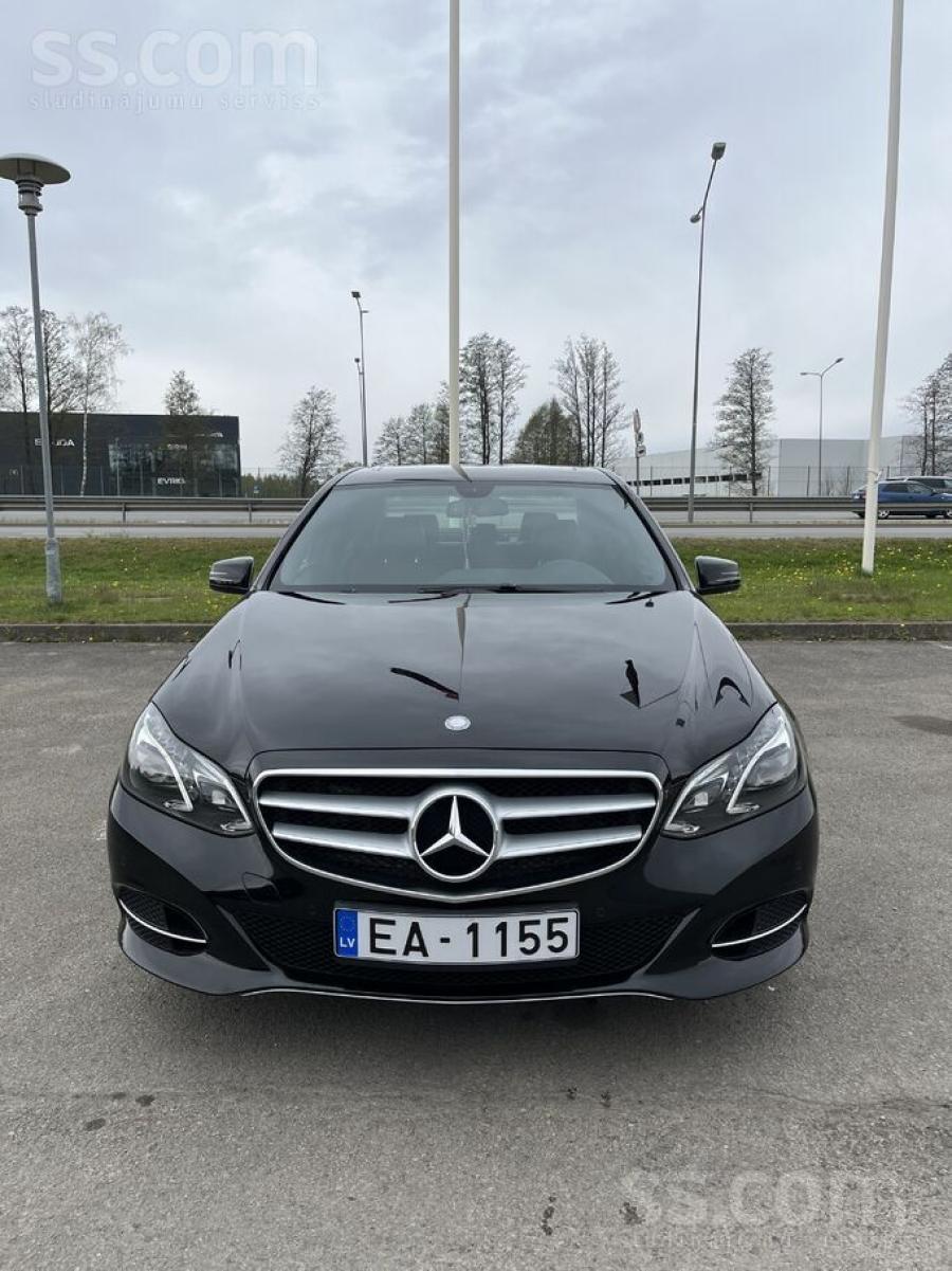 Black Mercedes-Benz E 220 2014 in Riga, with an engine capacity of 2.20 L and mileage of 223 thousand km for 18300 €, photo 3 on AUTOMOTO.COM.LV