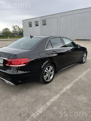 Black Mercedes-Benz E 220 2014 in Riga, with an engine capacity of 2.20 L and mileage of 223 thousand km for 18300 €, photo 5 on AUTOMOTO.COM.LV