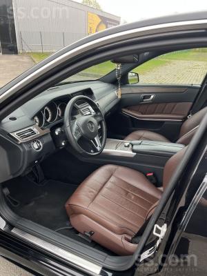 Black Mercedes-Benz E 220 2014 in Riga, with an engine capacity of 2.20 L and mileage of 223 thousand km for 18300 €, photo 7 on AUTOMOTO.COM.LV