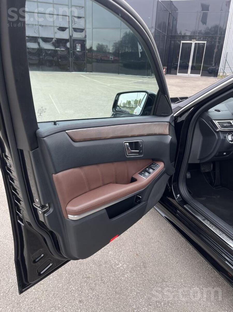 Black Mercedes-Benz E 220 2014 in Riga, with an engine capacity of 2.20 L and mileage of 223 thousand km for 18300 €, photo 8 on AUTOMOTO.COM.LV