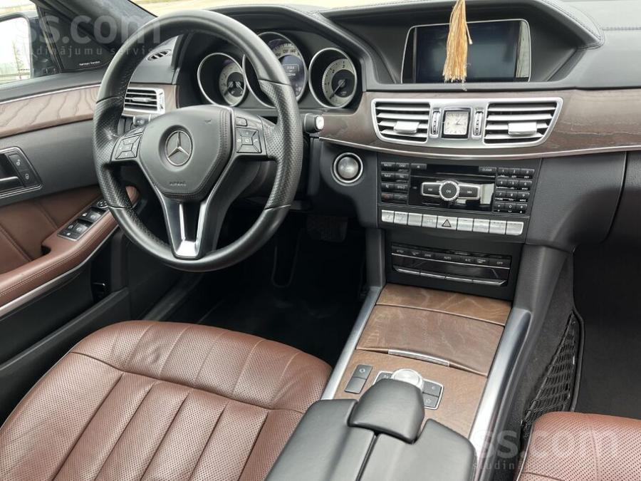 Black Mercedes-Benz E 220 2014 in Riga, with an engine capacity of 2.20 L and mileage of 223 thousand km for 18300 €, photo 9 on AUTOMOTO.COM.LV