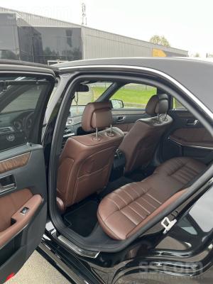 Black Mercedes-Benz E 220 2014 in Riga, with an engine capacity of 2.20 L and mileage of 223 thousand km for 18300 €, photo 10 on AUTOMOTO.COM.LV