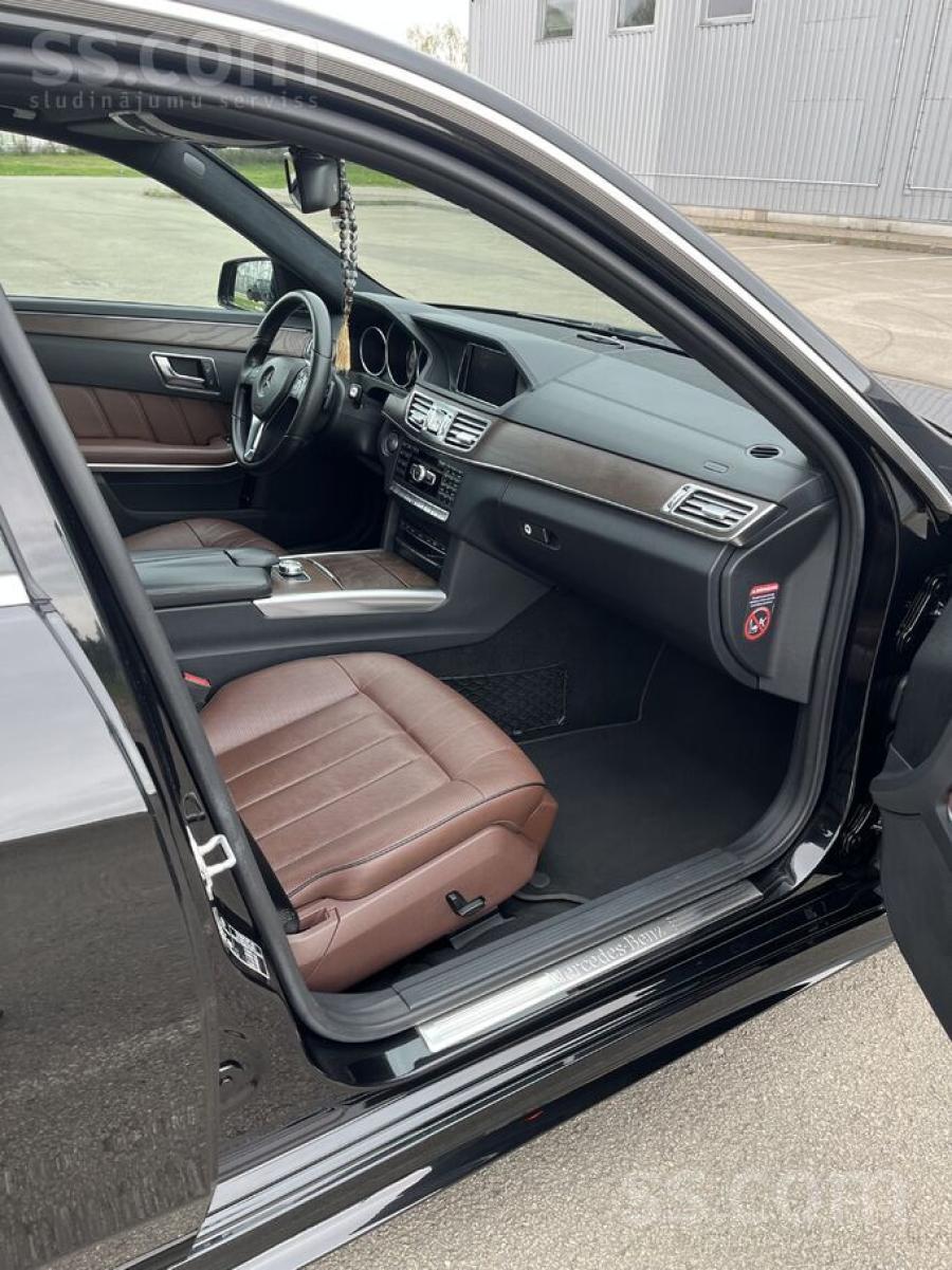 Black Mercedes-Benz E 220 2014 in Riga, with an engine capacity of 2.20 L and mileage of 223 thousand km for 18300 €, photo 13 on AUTOMOTO.COM.LV