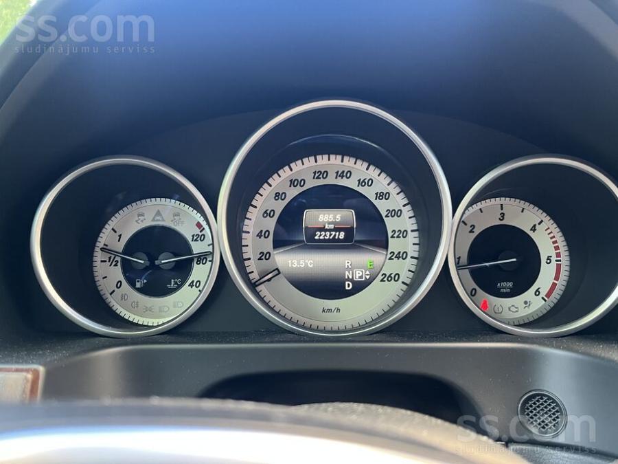 Black Mercedes-Benz E 220 2014 in Riga, with an engine capacity of 2.20 L and mileage of 223 thousand km for 18300 €, photo 17 on AUTOMOTO.COM.LV