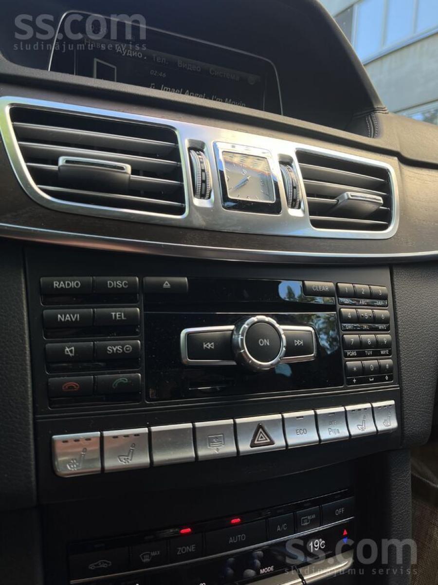 Black Mercedes-Benz E 220 2014 in Riga, with an engine capacity of 2.20 L and mileage of 223 thousand km for 18300 €, photo 18 on AUTOMOTO.COM.LV