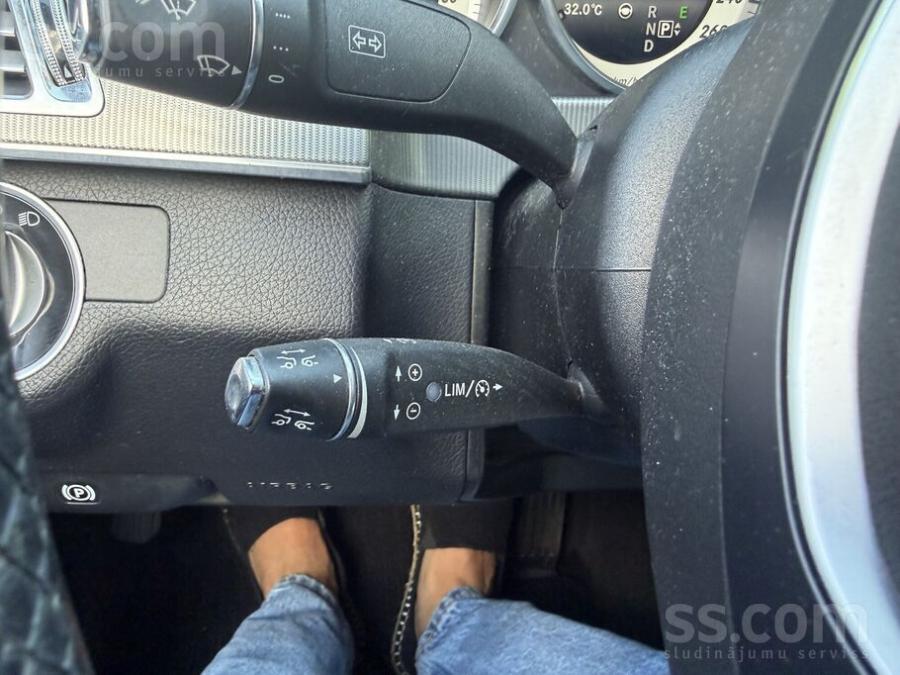 Black Mercedes-Benz E 220 2014 in Rezekne, with an engine capacity of 2.20 L and mileage of 283 thousand km for 10490 €, photo 16 on AUTOMOTO.COM.LV