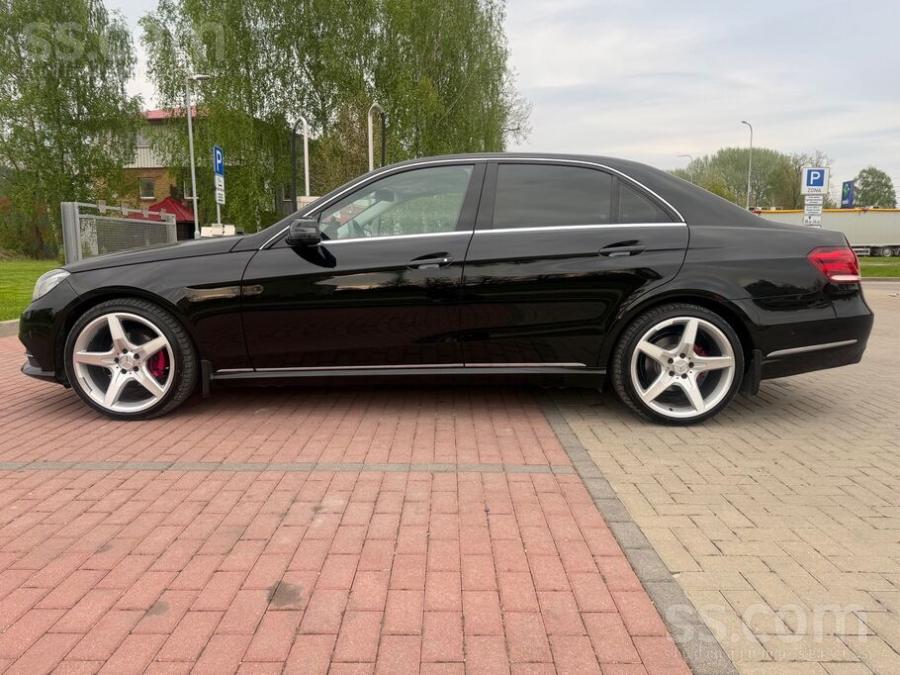 Черный Мерседес E 220 2014 в Елгава, объемом двигателя 2.10 л и пробегом 285 тыс. км за 10200 €, фото 4 на AUTOMOTO.COM.LV