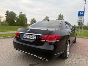 Черный Мерседес E 220 2014 в Елгава, объемом двигателя 2.10 л и пробегом 285 тыс. км за 10200 €, фото 5 на AUTOMOTO.COM.LV