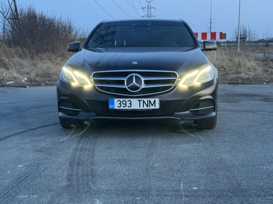 Melns Mercedes-Benz E 220 2014 Tallina, ar dzinēja tilpumu 2.20 L un nobraukumu 172 tūkst. km par 14500 €, foto 1 vietnē AUTOMOTO.COM.LV