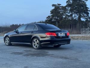 Melns Mercedes-Benz E 220 2014 Tallina, ar dzinēja tilpumu 2.20 L un nobraukumu 172 tūkst. km par 14500 €, foto 3 vietnē AUTOMOTO.COM.LV