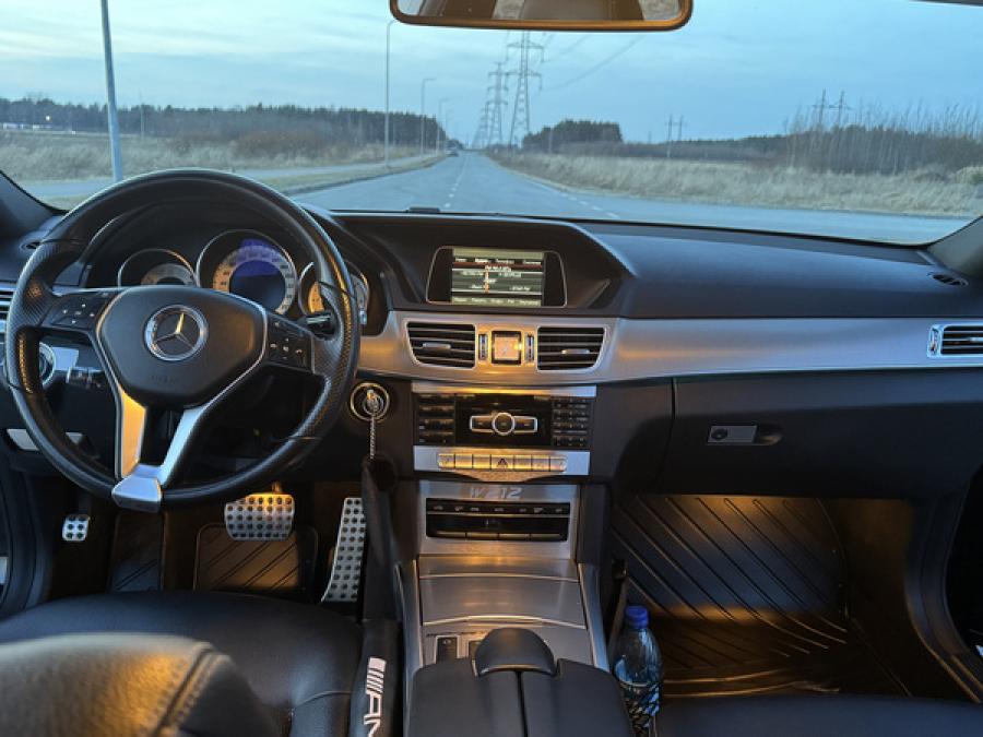 Melns Mercedes-Benz E 220 2014 Tallina, ar dzinēja tilpumu 2.20 L un nobraukumu 172 tūkst. km par 14500 €, foto 10 vietnē AUTOMOTO.COM.LV