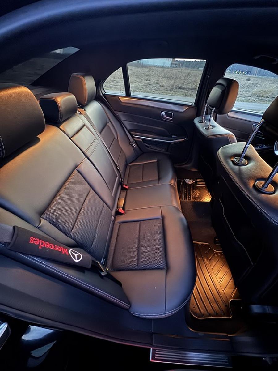 Melns Mercedes-Benz E 220 2014 Tallina, ar dzinēja tilpumu 2.20 L un nobraukumu 172 tūkst. km par 14500 €, foto 20 vietnē AUTOMOTO.COM.LV
