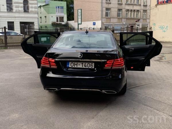Black Mercedes-Benz E 220 2014 in Riga, with an engine capacity of 2.20 L and mileage of 247 thousand km for 16600 €, photo 5 on AUTOMOTO.COM.LV