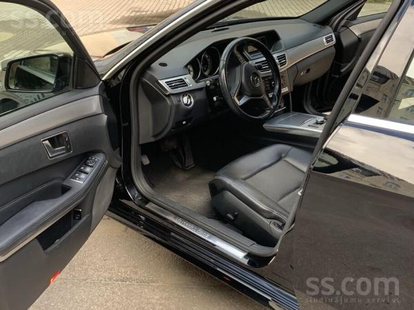 Black Mercedes-Benz E 220 2014 in Riga, with an engine capacity of 2.20 L and mileage of 247 thousand km for 16600 €, photo 6 on AUTOMOTO.COM.LV