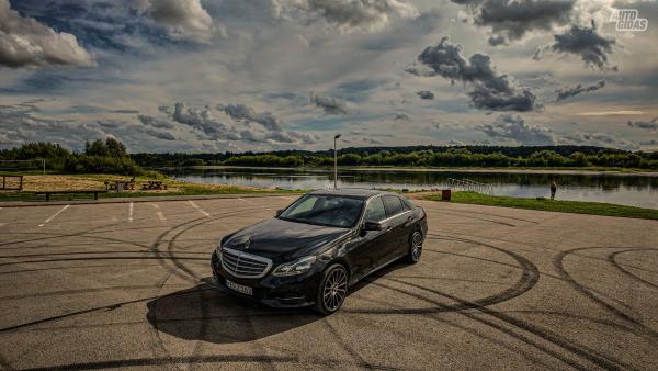 Melns Mercedes-Benz E 220 2014 Jurbarkas, ar dzinēja tilpumu 2.20 L un nobraukumu 289 tūkst. km par 8550 €, foto 1 vietnē AUTOMOTO.COM.LV