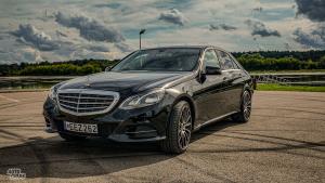 Melns Mercedes-Benz E 220 2014 Jurbarkas, ar dzinēja tilpumu 2.20 L un nobraukumu 289 tūkst. km par 8550 €, foto 3 vietnē AUTOMOTO.COM.LV