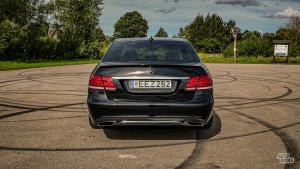Melns Mercedes-Benz E 220 2014 Jurbarkas, ar dzinēja tilpumu 2.20 L un nobraukumu 289 tūkst. km par 8550 €, foto 10 vietnē AUTOMOTO.COM.LV