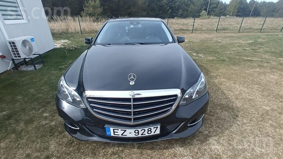 Black Mercedes-Benz E 220 2015 in Riga, with an engine capacity of 2.20 L and mileage of 220 thousand km for 13500 €, photo 5 on AUTOMOTO.COM.LV