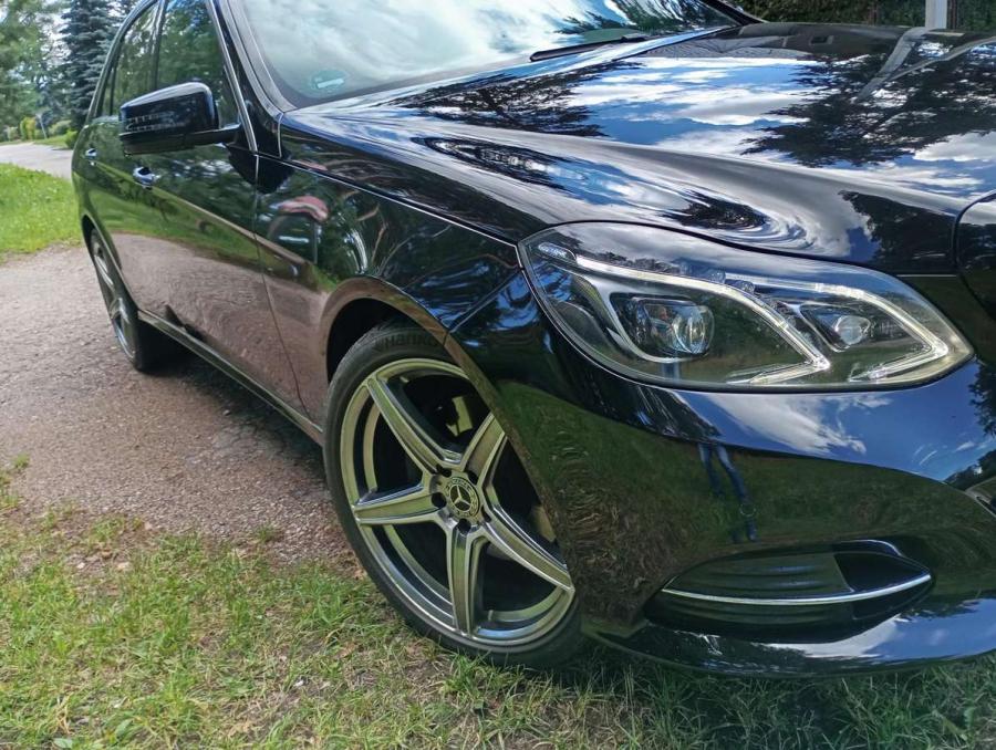 Black Mercedes-Benz E 220 2015 in Kaunas, with an engine capacity of 2.14 L and mileage of 272 thousand km for 10900 €, photo 12 on AUTOMOTO.COM.LV