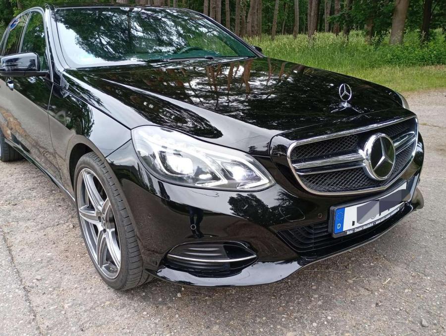 Black Mercedes-Benz E 220 2015 in Kaunas, with an engine capacity of 2.14 L and mileage of 272 thousand km for 10900 €, photo 14 on AUTOMOTO.COM.LV