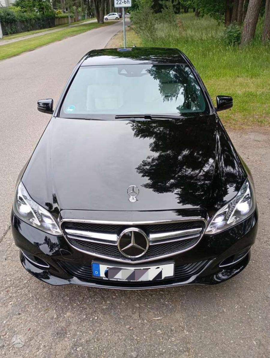 Black Mercedes-Benz E 220 2015 in Kaunas, with an engine capacity of 2.14 L and mileage of 272 thousand km for 10900 €, photo 15 on AUTOMOTO.COM.LV