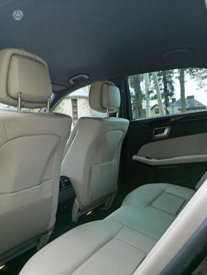 Black Mercedes-Benz E 220 2015 in Kaunas, with an engine capacity of 2.14 L and mileage of 272 thousand km for 10900 €, photo 22 on AUTOMOTO.COM.LV