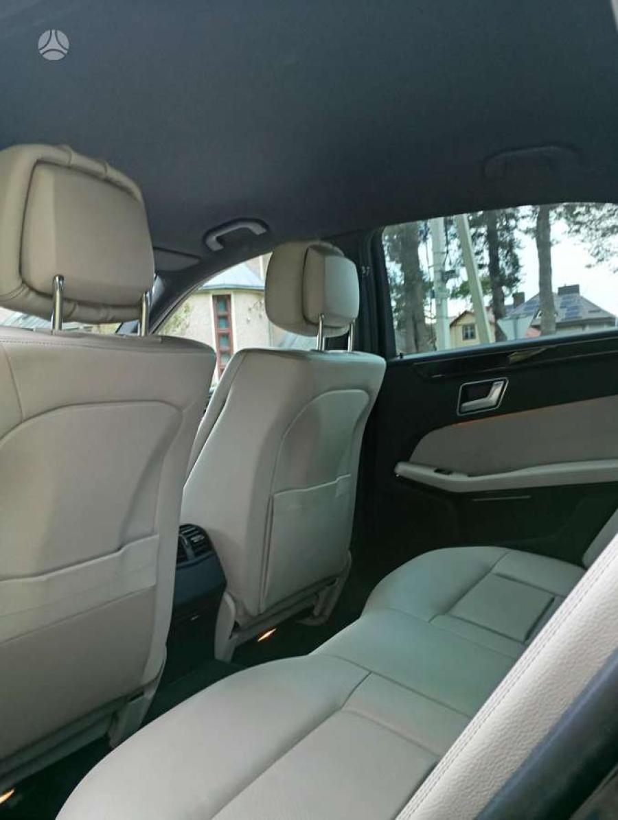 Black Mercedes-Benz E 220 2015 in Kaunas, with an engine capacity of 2.14 L and mileage of 272 thousand km for 10900 €, photo 22 on AUTOMOTO.COM.LV