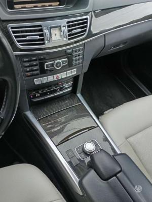 Black Mercedes-Benz E 220 2015 in Kaunas, with an engine capacity of 2.14 L and mileage of 272 thousand km for 10900 €, photo 24 on AUTOMOTO.COM.LV