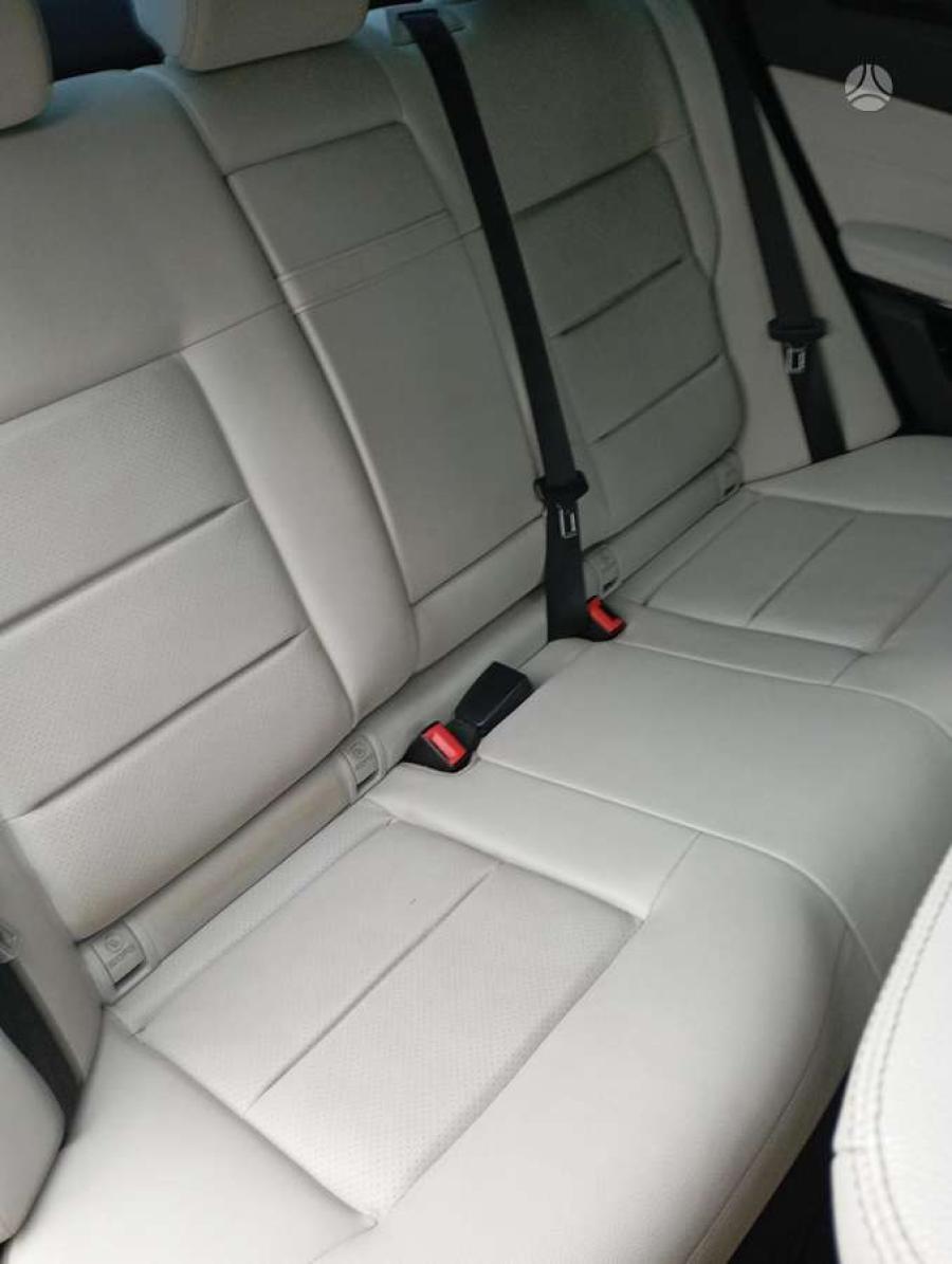 Black Mercedes-Benz E 220 2015 in Kaunas, with an engine capacity of 2.14 L and mileage of 272 thousand km for 10900 €, photo 27 on AUTOMOTO.COM.LV