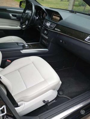 Black Mercedes-Benz E 220 2015 in Kaunas, with an engine capacity of 2.14 L and mileage of 272 thousand km for 10900 €, photo 28 on AUTOMOTO.COM.LV
