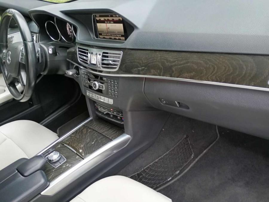 Black Mercedes-Benz E 220 2015 in Kaunas, with an engine capacity of 2.14 L and mileage of 272 thousand km for 10900 €, photo 31 on AUTOMOTO.COM.LV