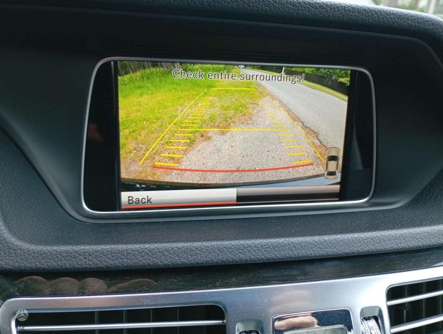 Black Mercedes-Benz E 220 2015 in Kaunas, with an engine capacity of 2.14 L and mileage of 272 thousand km for 10900 €, photo 39 on AUTOMOTO.COM.LV