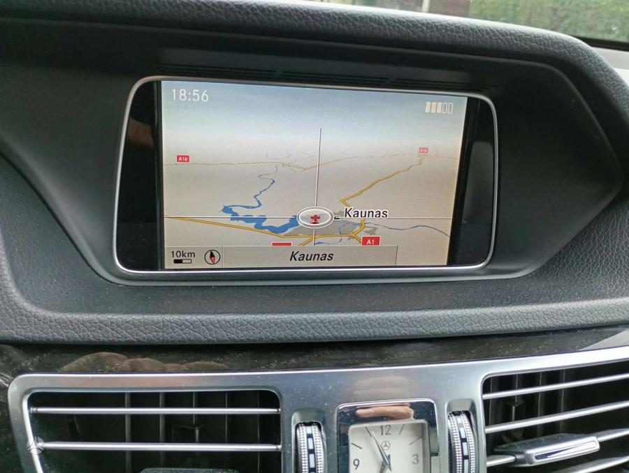Black Mercedes-Benz E 220 2015 in Kaunas, with an engine capacity of 2.14 L and mileage of 272 thousand km for 10900 €, photo 40 on AUTOMOTO.COM.LV