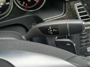 Black Mercedes-Benz E 220 2015 in Kaunas, with an engine capacity of 2.14 L and mileage of 272 thousand km for 10900 €, photo 41 on AUTOMOTO.COM.LV