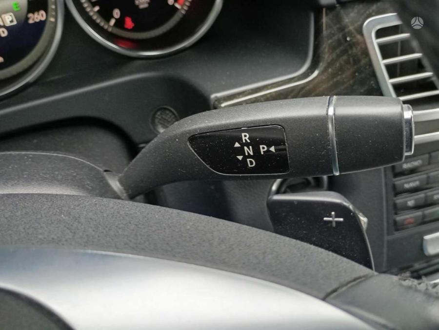 Black Mercedes-Benz E 220 2015 in Kaunas, with an engine capacity of 2.14 L and mileage of 272 thousand km for 10900 €, photo 41 on AUTOMOTO.COM.LV