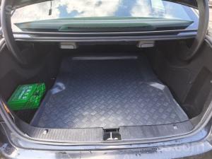 Black Mercedes-Benz E 220 2015 in Riga, with an engine capacity of 2.10 L and mileage of 308 thousand km for 13000 €, photo 8 on AUTOMOTO.COM.LV