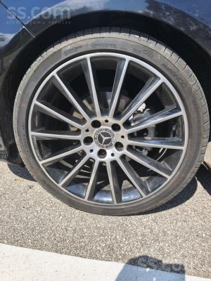 Black Mercedes-Benz E 220 2015 in Riga, with an engine capacity of 2.10 L and mileage of 308 thousand km for 13000 €, photo 14 on AUTOMOTO.COM.LV
