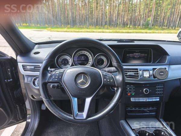 Черный Мерседес E 220 2015 в Рига, объемом двигателя 2.10 л и пробегом 308 тыс. км за 13000 €, фото 10 на AUTOMOTO.COM.LV
