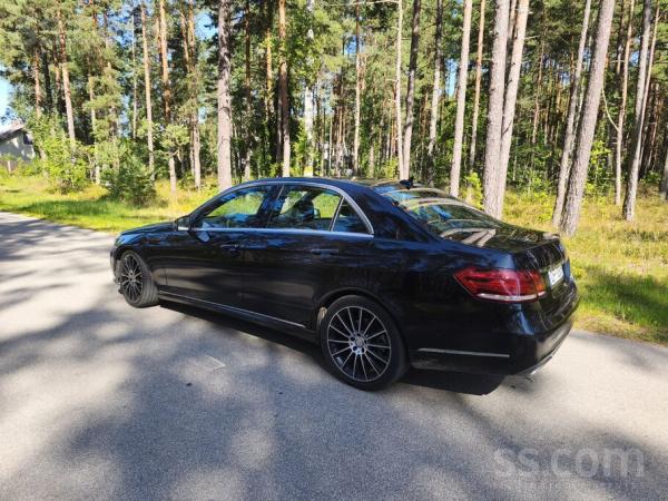 Черный Мерседес E 220 2015 в Рига, объемом двигателя 2.10 л и пробегом 0 тыс. км за 13200 €, фото 2 на AUTOMOTO.COM.LV
