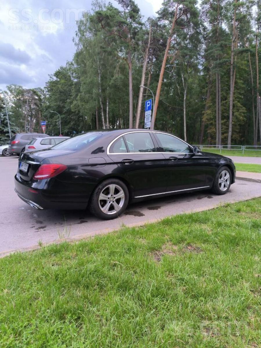 Melns Mercedes-Benz E 220 2016 Rīga, ar dzinēja tilpumu 2.00 L un nobraukumu 170 tūkst. km par 18000 €, foto 2 vietnē AUTOMOTO.COM.LV