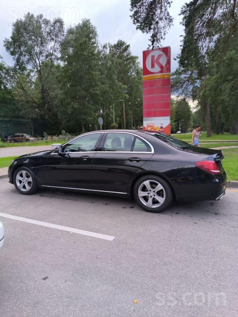 Melns Mercedes-Benz E 220 2016 Rīga, ar dzinēja tilpumu 2.00 L un nobraukumu 170 tūkst. km par 18000 €, foto 4 vietnē AUTOMOTO.COM.LV