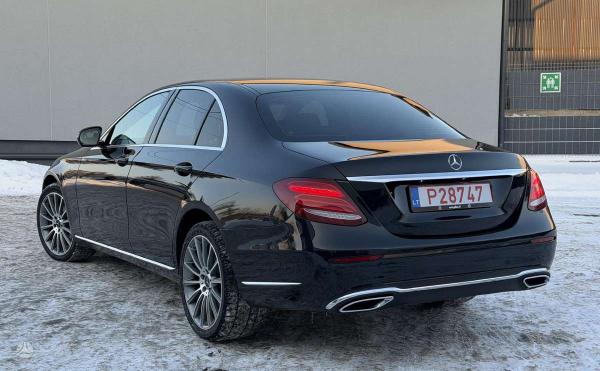 Melns Mercedes-Benz E 220 2016 Raseiniai, ar dzinēja tilpumu 2.14 L un nobraukumu 303 tūkst. km par 17600 €, foto 5 vietnē AUTOMOTO.COM.LV